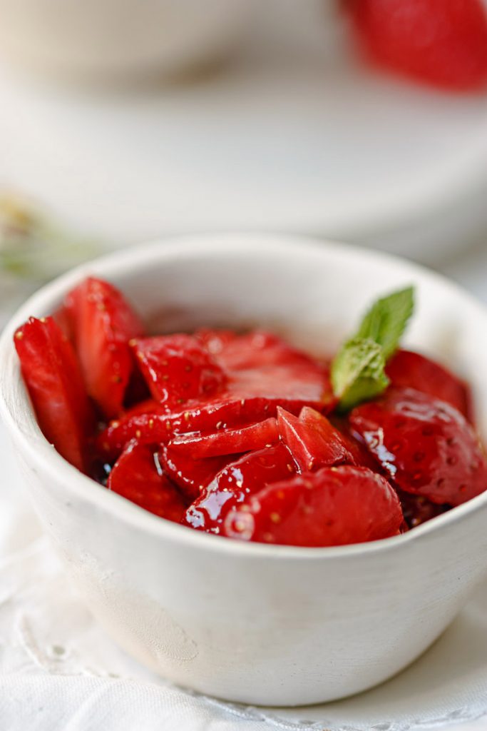 Receta original de fresas con vinagre | Fresas con vinagre, azúcar y menta