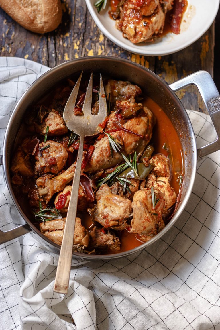 Pollo al chilindrón | Receta casera y tradicional.